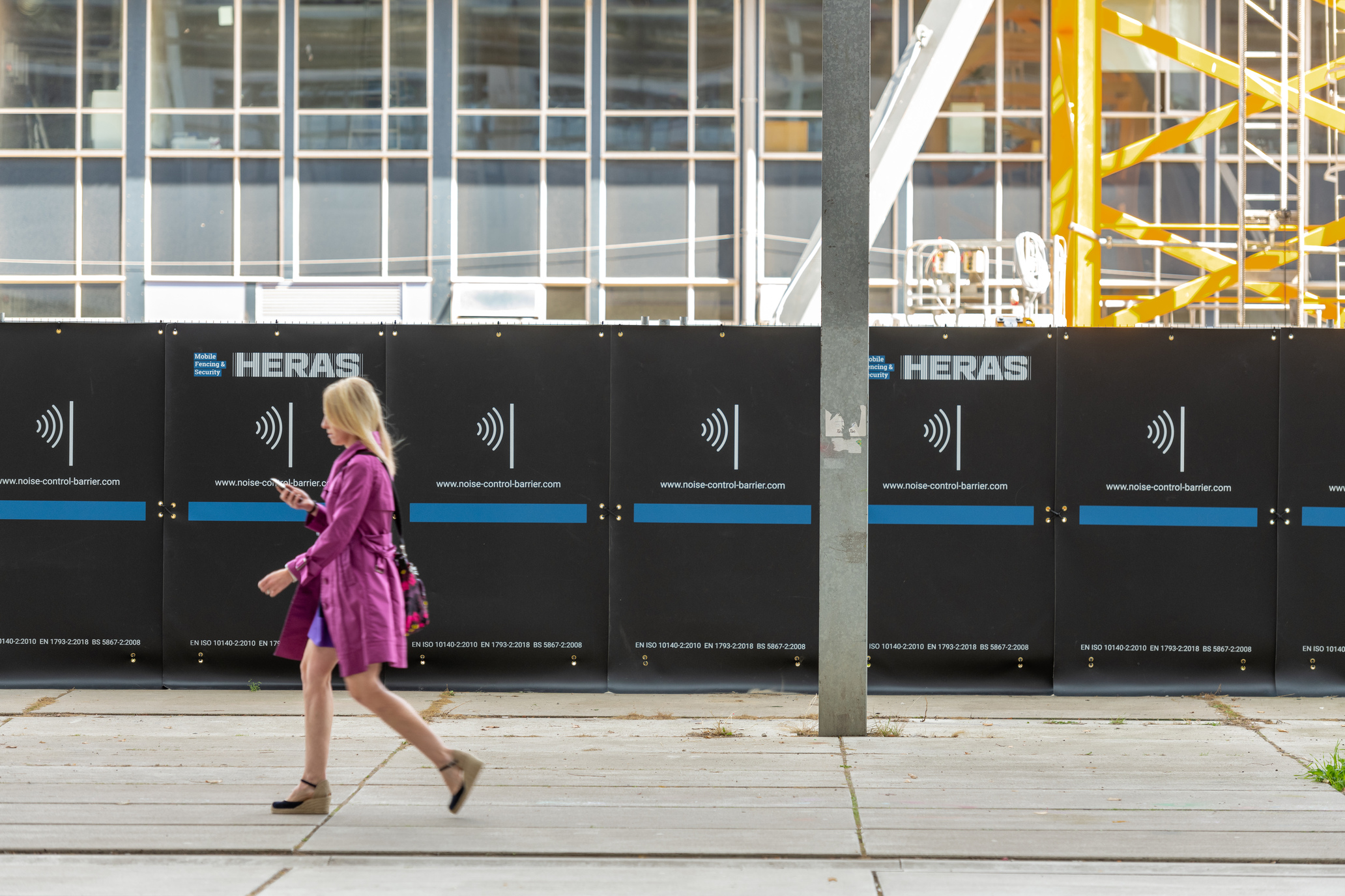 Toning noise down with acoustic barriers
